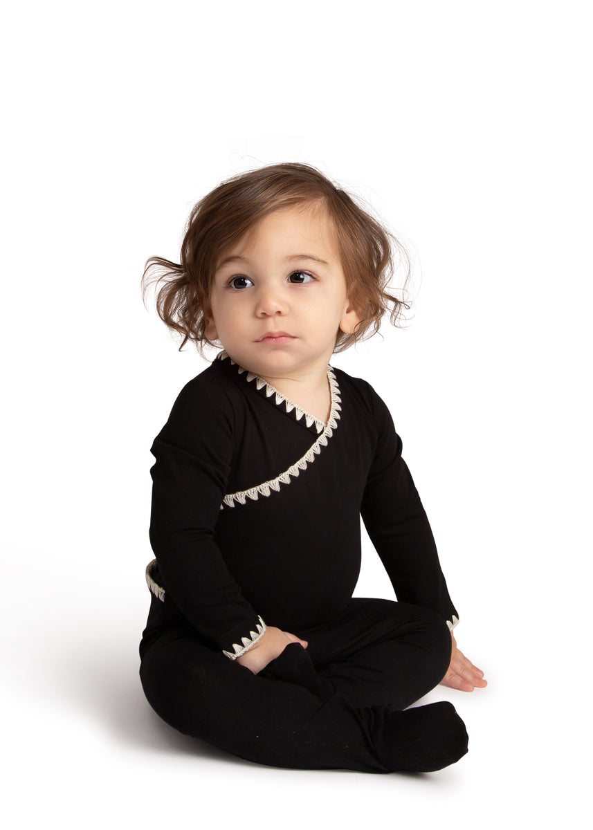 Stretchie For Baby | Wrap With White Stitching Stretchie – Cindy & Bella